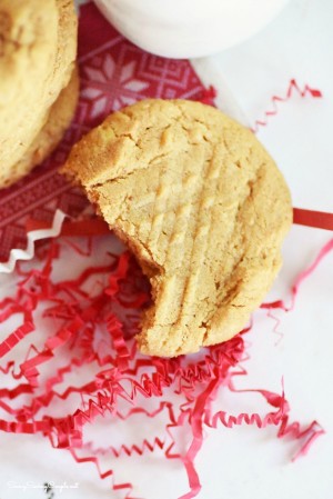 Easy 4 Ingredient SPLENDA® Peanut Butter Cookies - Savvy Saving Couple