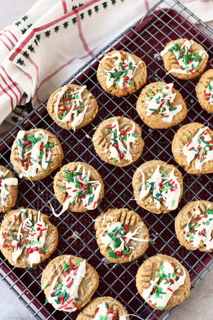 Super Easy 3 Ingredient Peanut Butter Christmas Cookies Recipe - Savvy ...